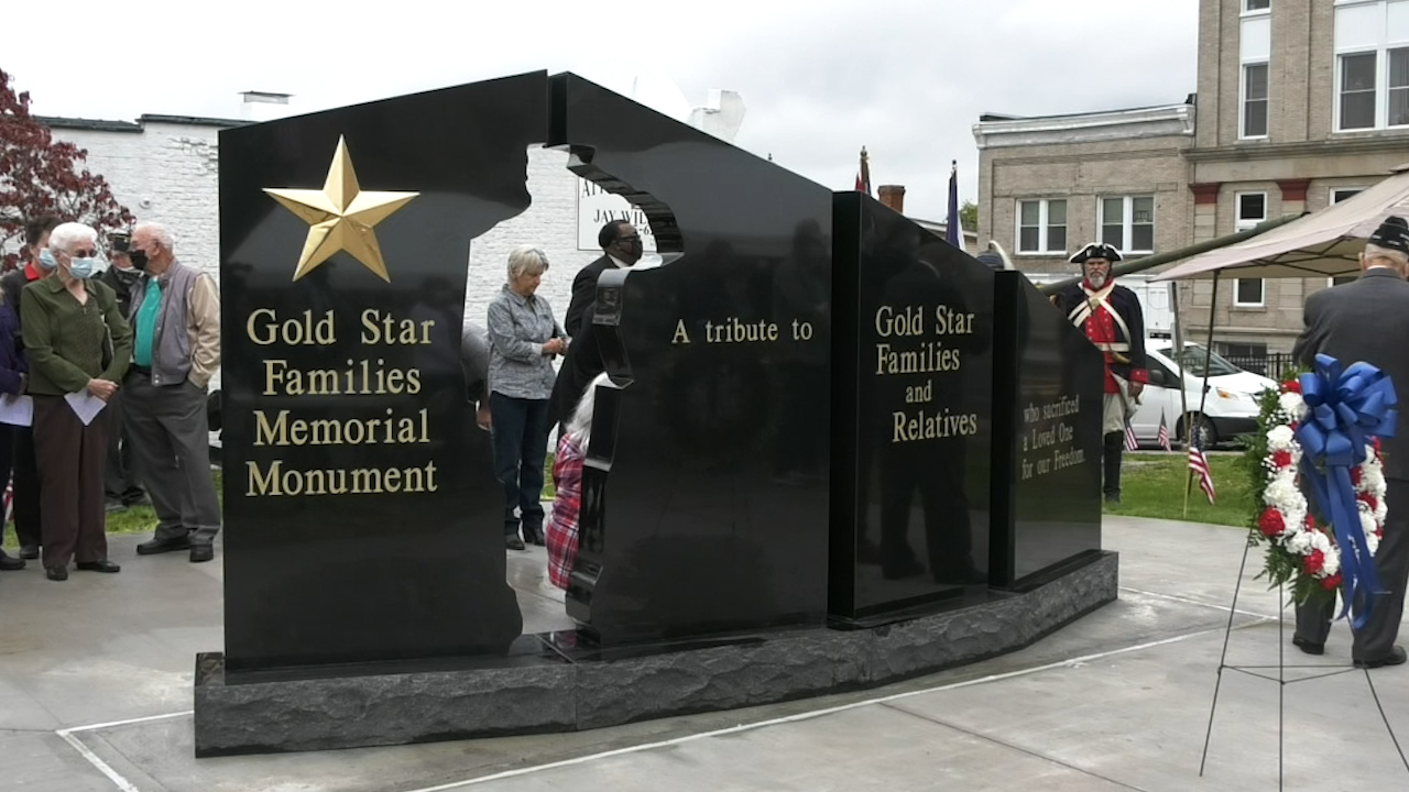 Gold Star Families Memorial dedicated in Princeton - WOAY-TV
