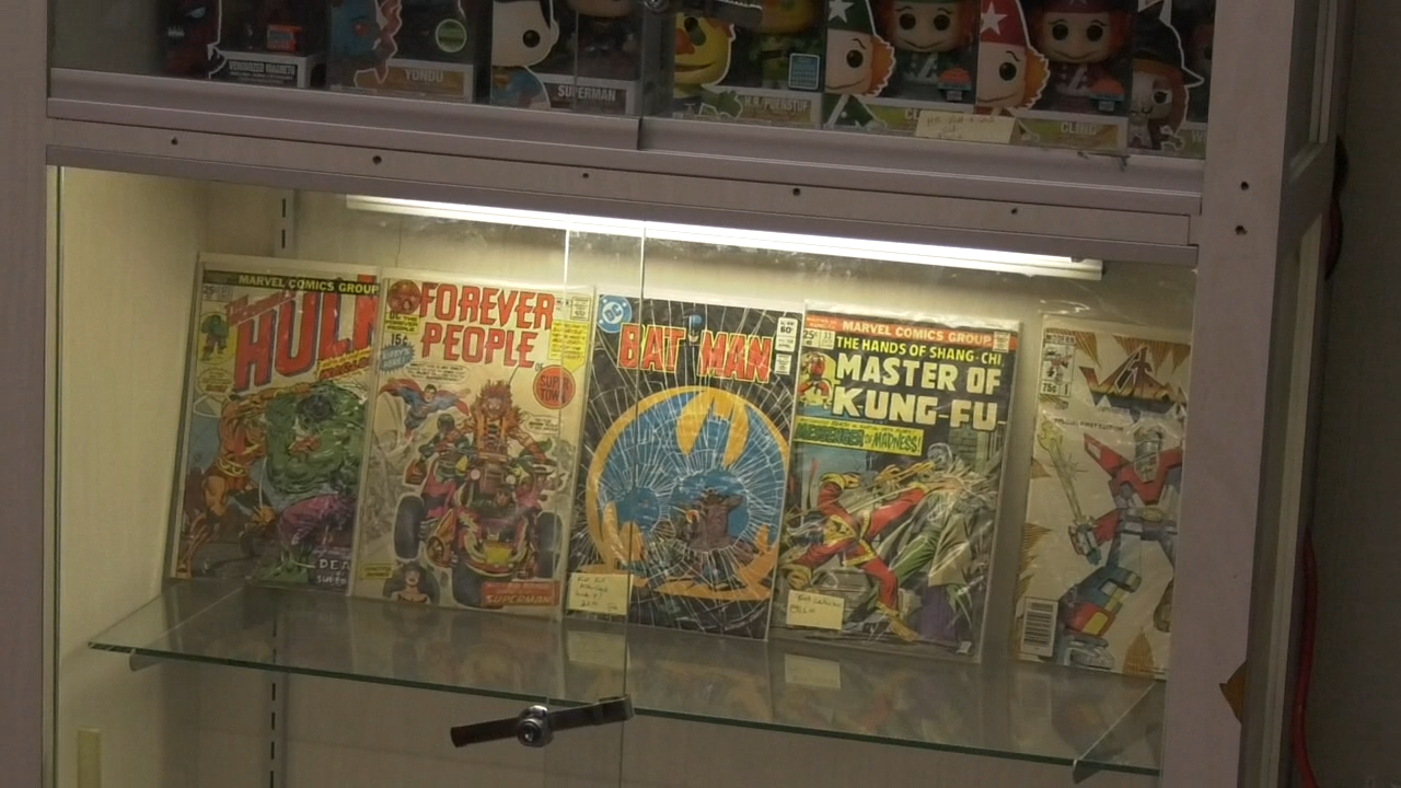Collectors can now buy, sell, and trade comics at a local outlet - WOAY-TV