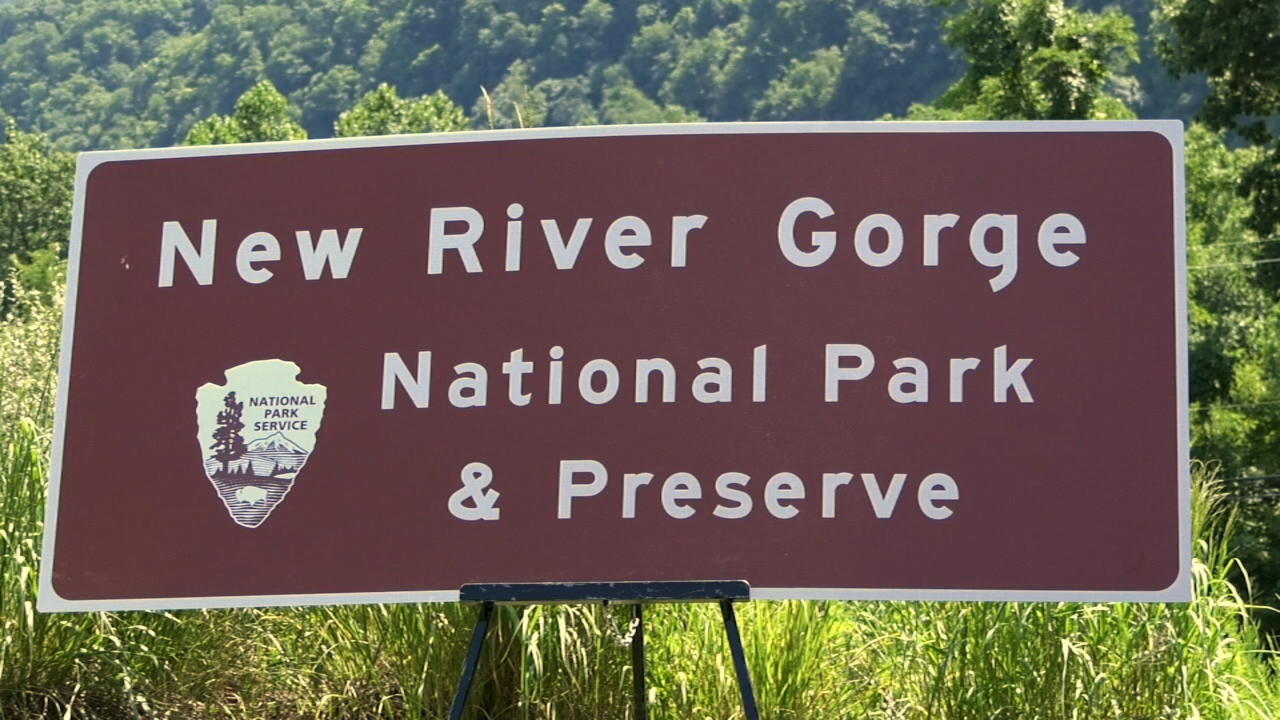 New highway signage for New River Gorge National Park unveiled - WOAY-TV