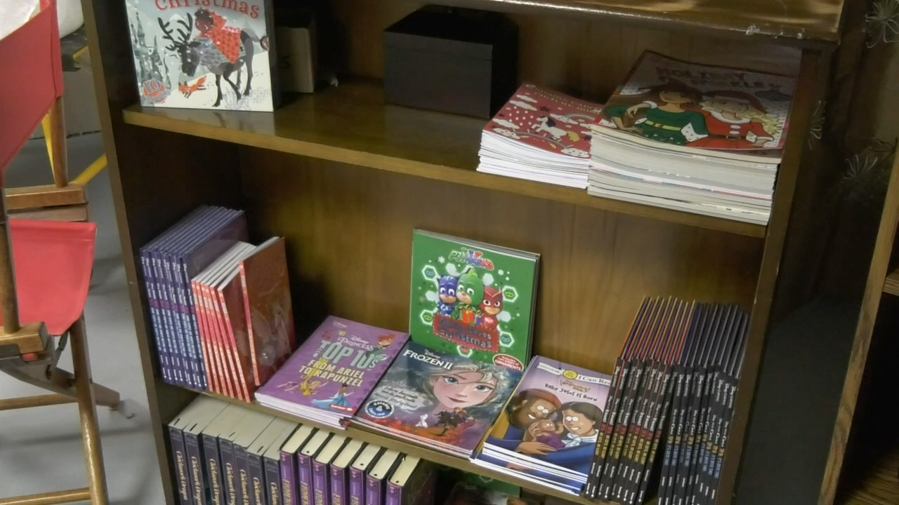 Consign and Design Furniture Studio hosts kids reading event - WOAY-TV