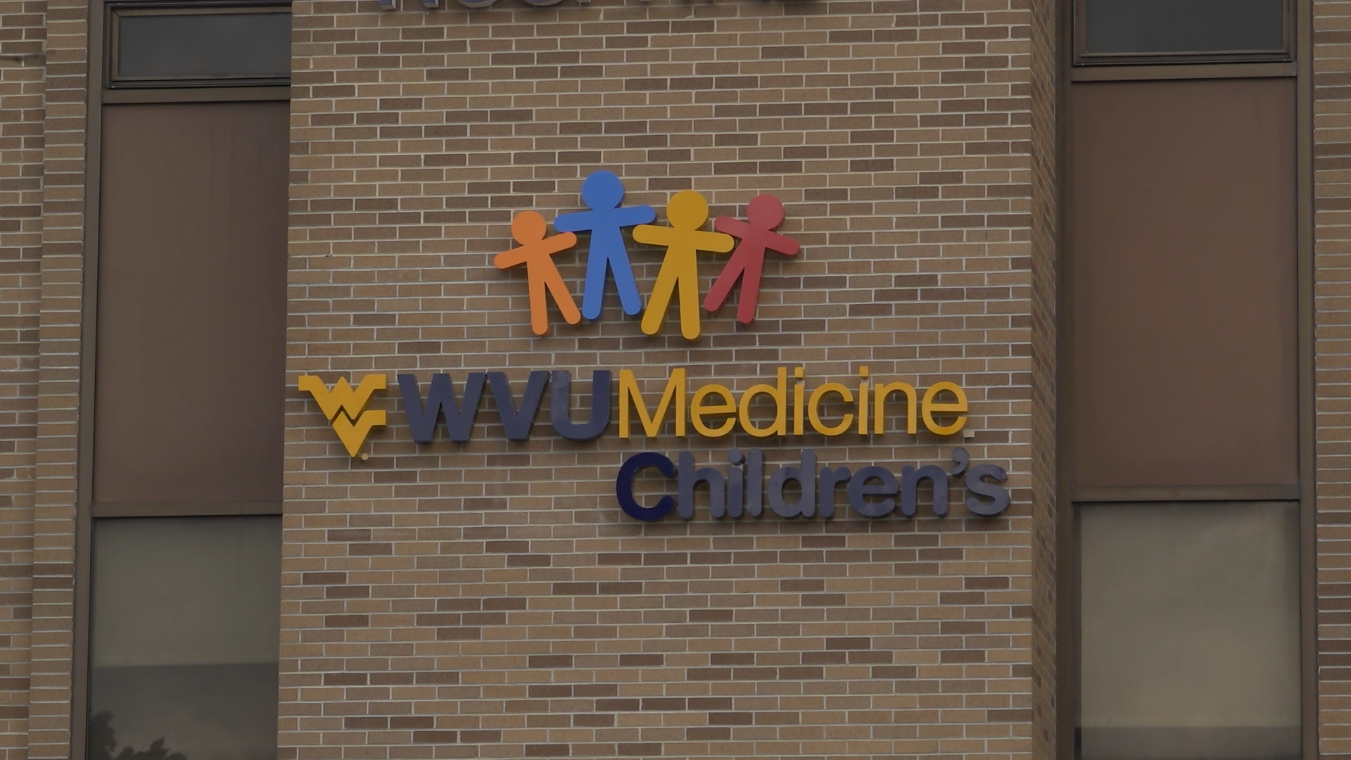 wvu-medicine-childrens-sign.png