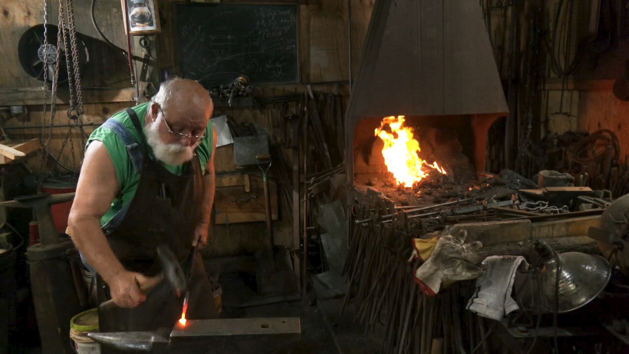 Oak Hill man may be Fayette County’s last blacksmith - WOAY-TV